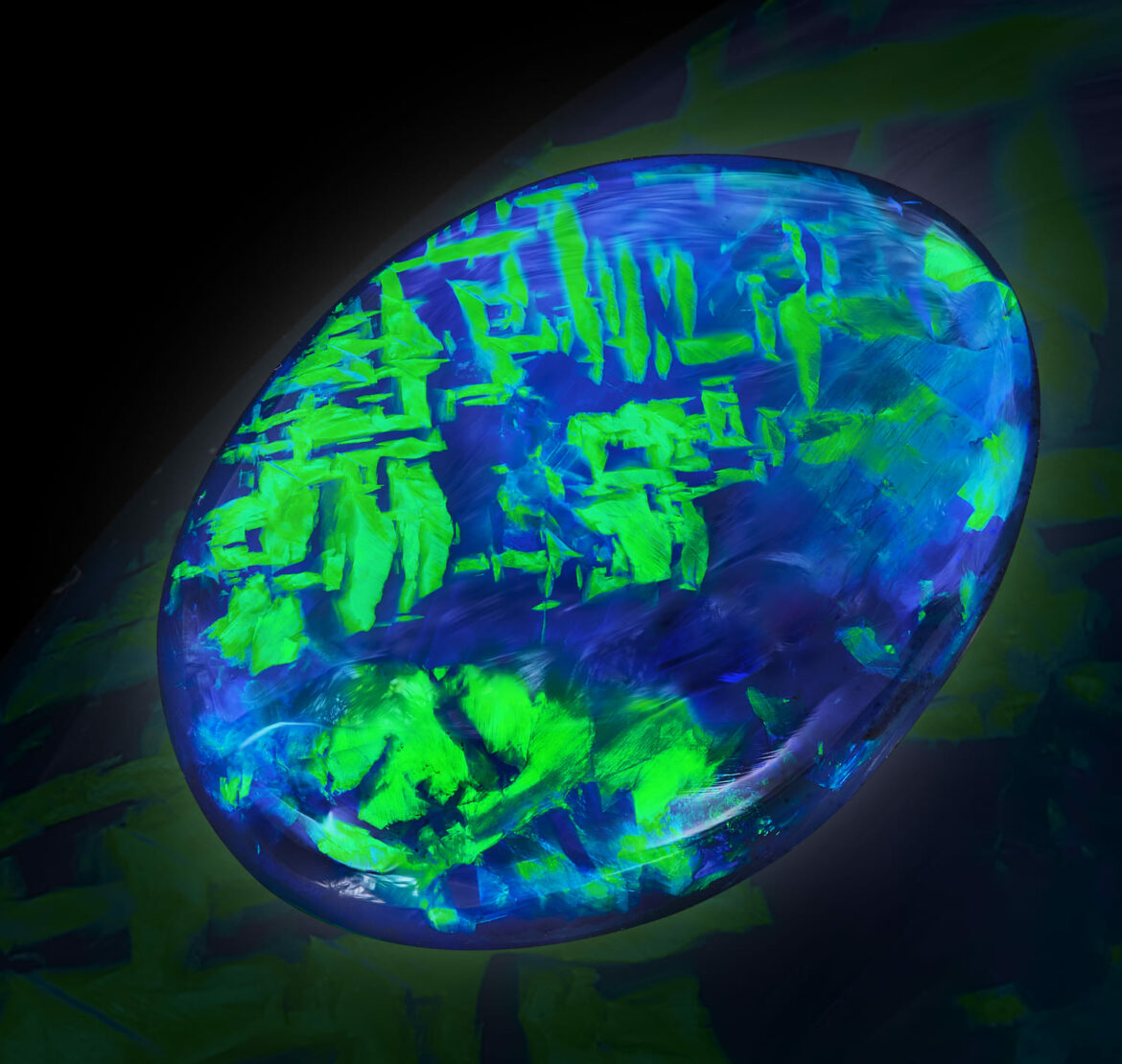 Flames of Opal Essence - GemGenève